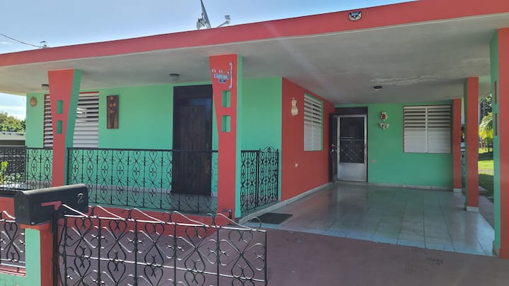 "La Casita De Abuelo" - Lajas