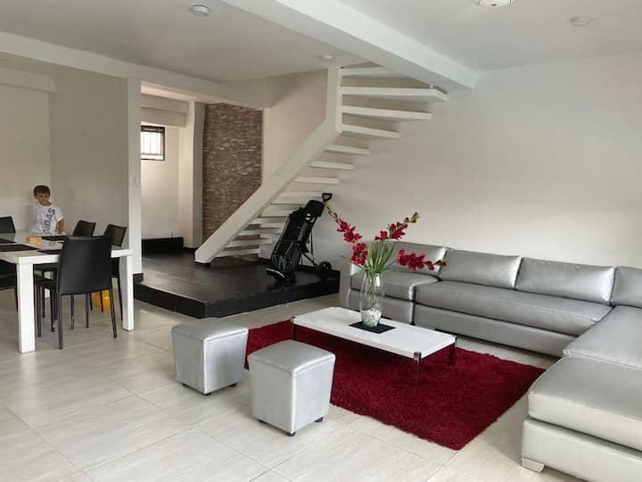 Casa Con Piscina En Girardot - Girardot