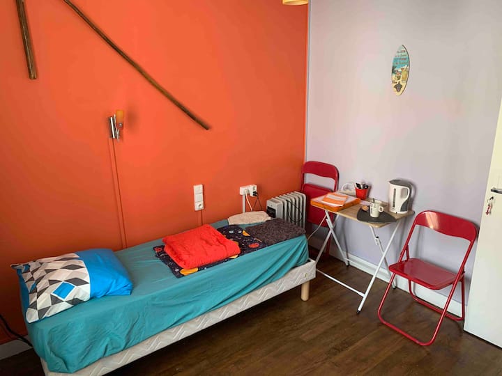 Chambre Orange Chez L’habitant (Service Minimum) - Royan