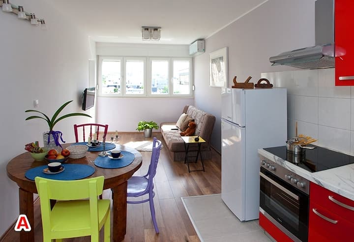 Splitpads: Twin Red. Peek Inside... - Split