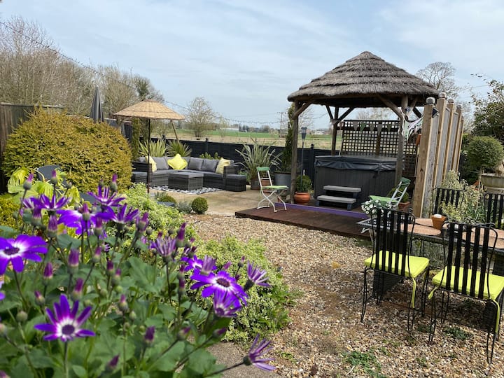 The Manor Hottub Tranquil Escape 2bedroom Cottage - スワファム