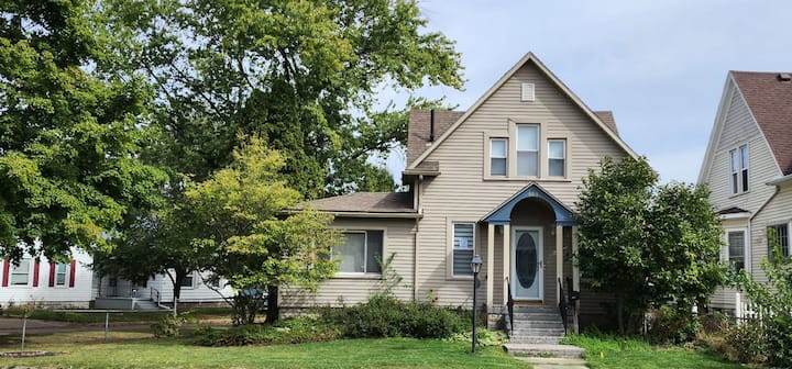 Minutes To Cedar Point. Newly Remodeled 4 Bedrooms - Marblehead, OH