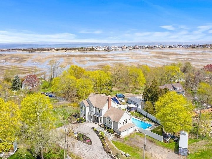 Family Estate In New England Beach Community - Marshfield, MA