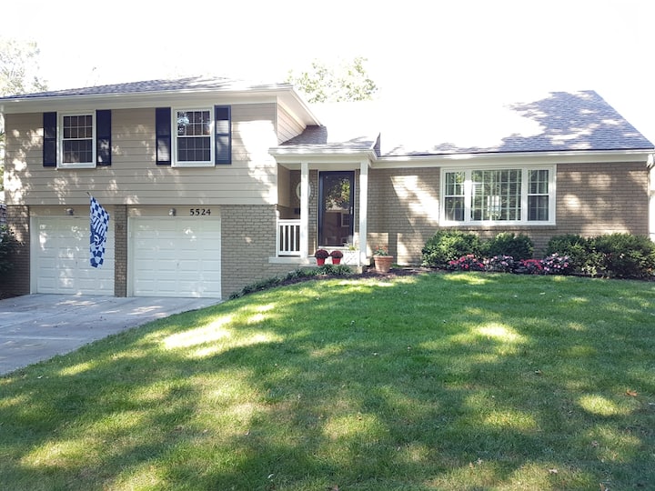 Cozy Nall Hills Home For Family/group Gathering - Overland Park, KS