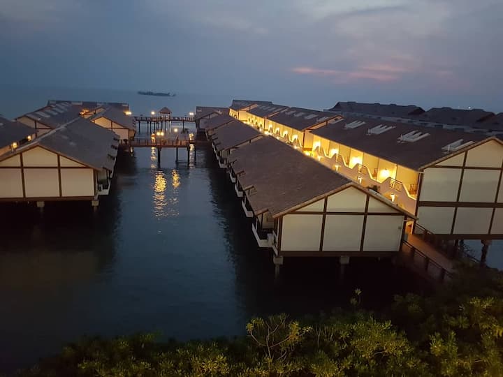 Tokido Deluxe Water Chalet- Private Unit - Port Dickson