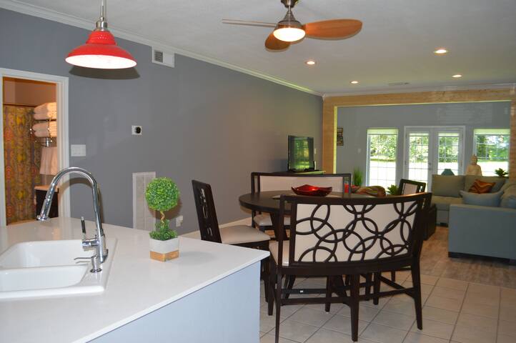 Perfect 2/2 Condo/April Sound/Lake Conroe*Sleeps 6 - Apartments for ...