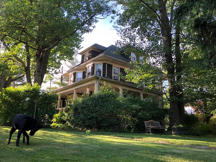 Spacious, Airy Family Home Near New York City - New Rochelle, NY