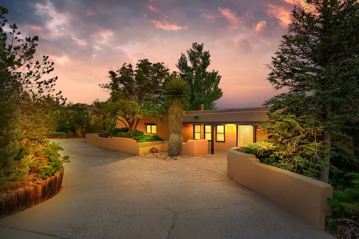 ⟫Casa Cascada - 4,200 Sf, Adobe, Pool, Game Room - Albuquerque