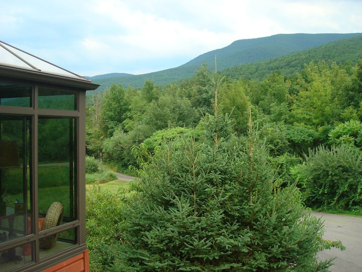 Tranquil Catskill Mountain Getaway - Houses for Rent in Round Top, New ...