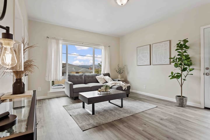 Beautiful Modern Newly Renovated 3bd 2 Ba Sf Home - San Bruno, CA