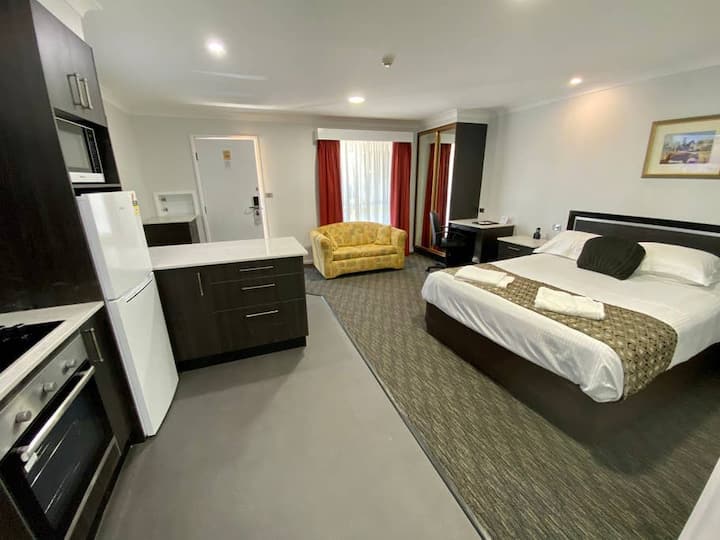 Tamworth Luxury Apartment With All The Comforts - Tamworth