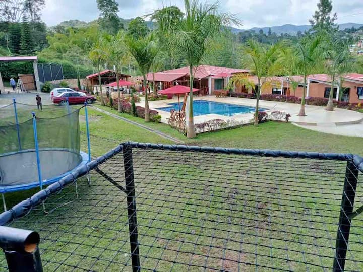 Espectacular Finca Recién Remodelada Km 31 Vía Mar - La Cumbre