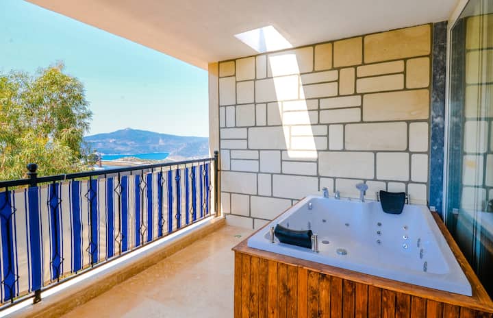 Jacuzzi + Sea View Spacious Apartment In Kalkan - Kalkan