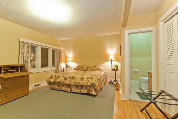 Bonnybank Bed And Breakfast - Escarpment Room One - Beamsville