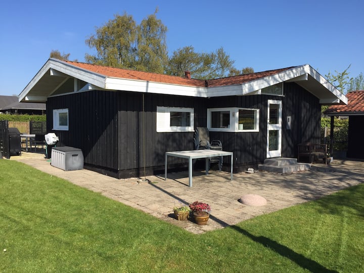 Hyggeligt Sommerhus Med Brændeovn Hejsager Strand. - Denmark