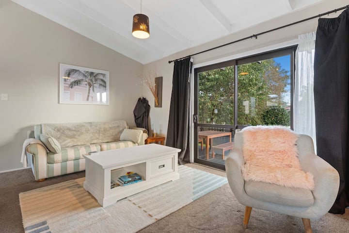 Quiet Retreat Not Far From The Lake - Rotorua