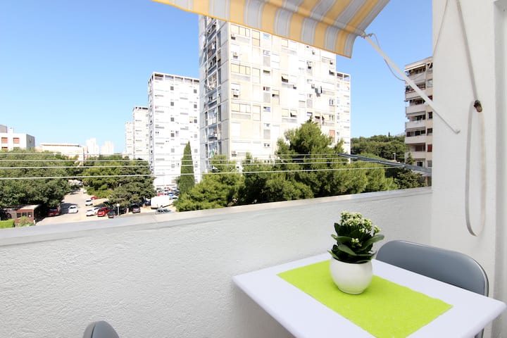 Apartment Split With Balcony & Free Parking - Split
