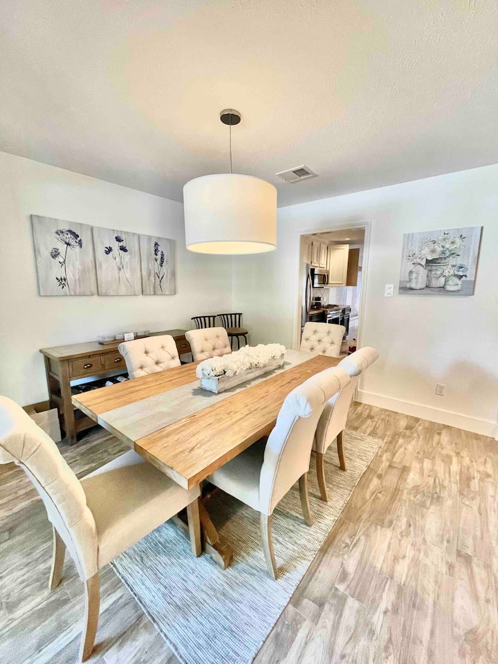 Comfy Humble Hideaway! Near Iah Airport! - Lake Houston, TX