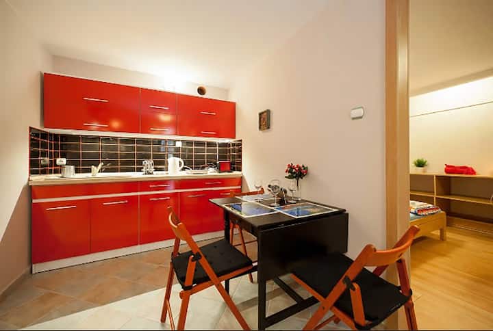 Oktogon Apartment 2bdr + 2bthr +A/c - Budapest