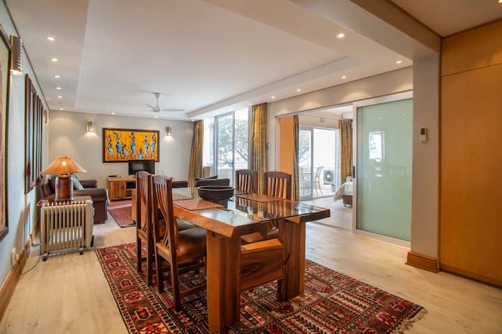 Lido Beach Front Apartment With Sea Views - Cape Town