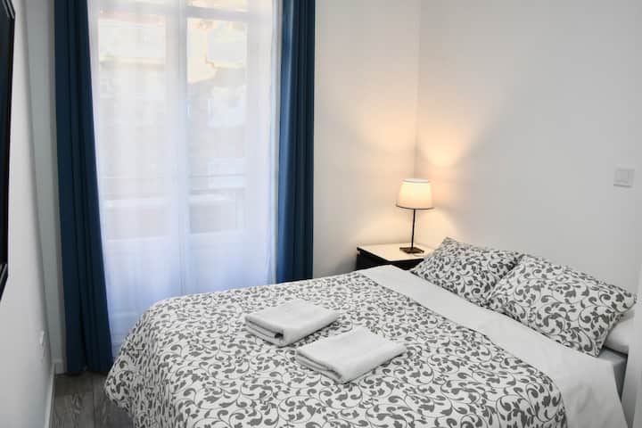 Estudio 2 Adultos Ventana Exterior - Madrid