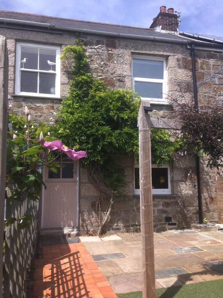 Pretty Artist's Cottage Helston Near Coastal Walks - Helston