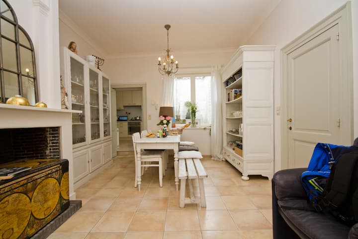 Brugge's House Of Friends “A Romantic Loftroom” - ブルージュ