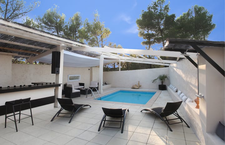 Villa Dans Un Golf Avec Chalet Dans Les Arbres - Rousset