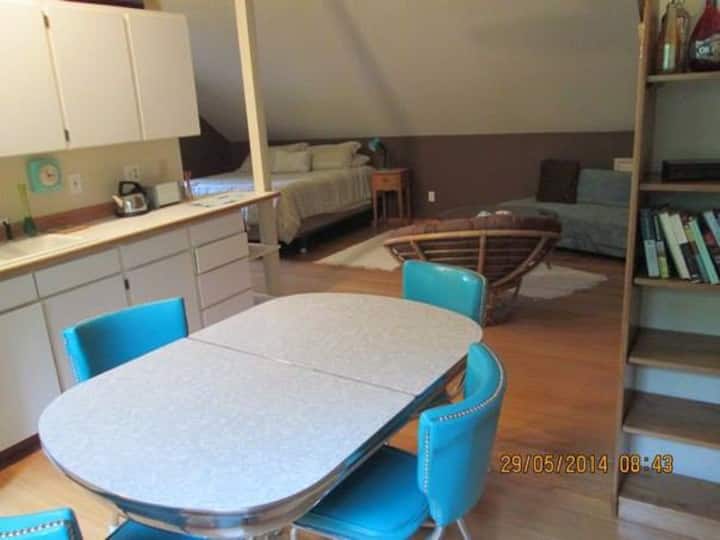 Detached, Private Studio Apartment - Hood River, OR