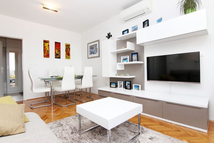 Feel Good Apartment With Balcony & Free Parking - Split
