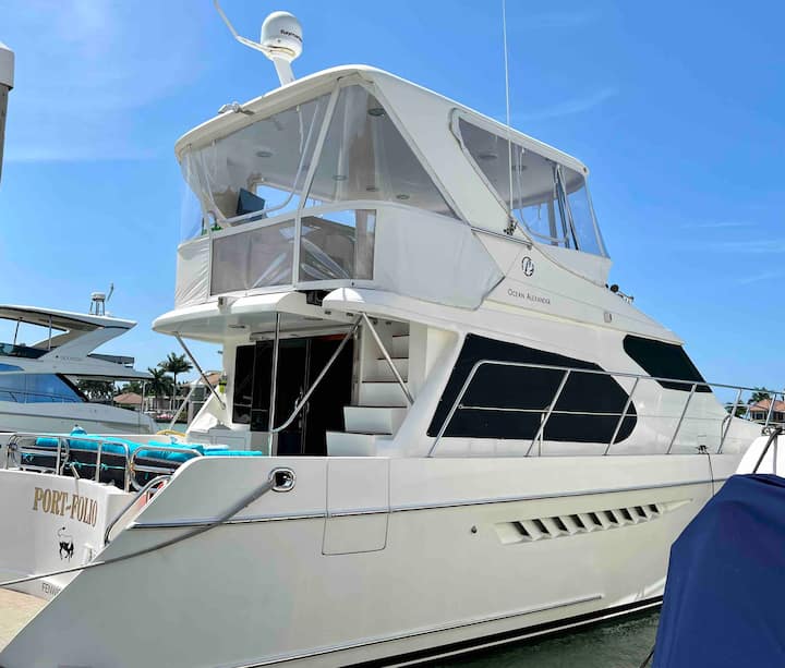 Make Your Dream Vacation On A Beautiful Yacht ! - Marco Island, FL