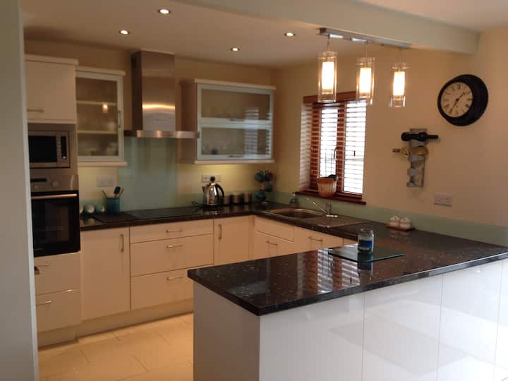 Cahirciveen Marina, Ring Of Kerry, 2bed\/2bath House - Ireland