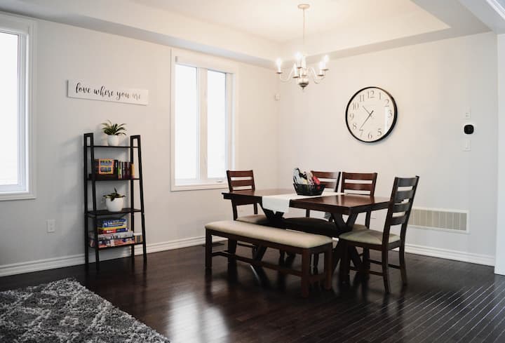 Entire Home - Spacious 4 Br Detached With Office - Ajax