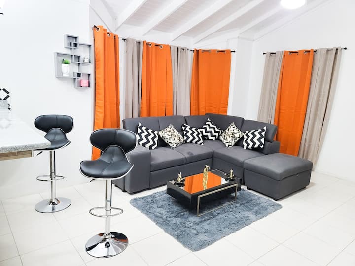 Island Serenity Opulent ..Sleeps 13 Guests - Jamaica