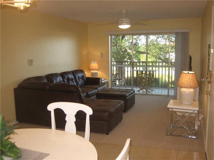 2br 2bth Condo Near Siesta Beach - Sarasota, FL