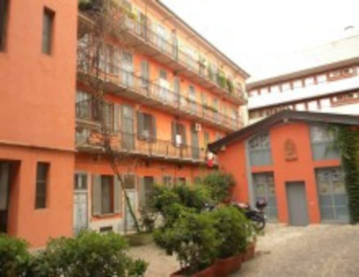 Pied-a-terre On Naviglio River - Milan