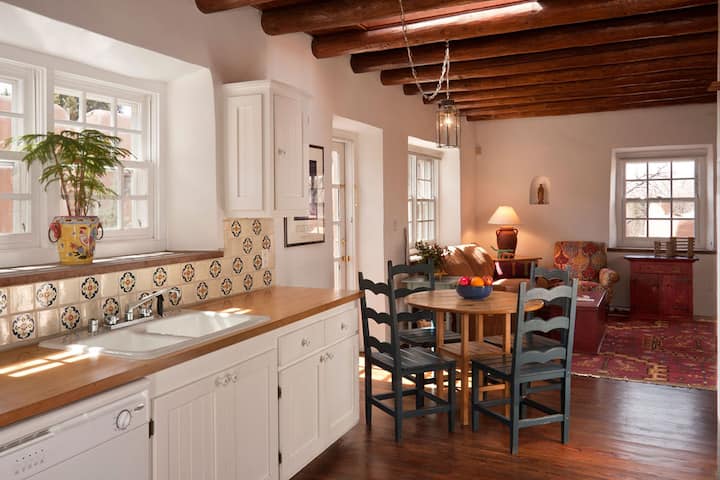 Elegant Santa Fe Casita ~ Walk To The Plaza - サンタフェ, NM