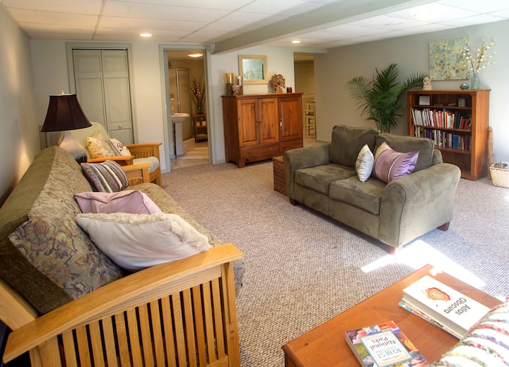 The Cozy Nook - Gillette Castle State Park, East Haddam