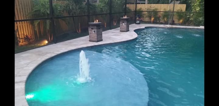 Luxurious Pool Private Oasis, Nearby Beaches - Holiday, FL