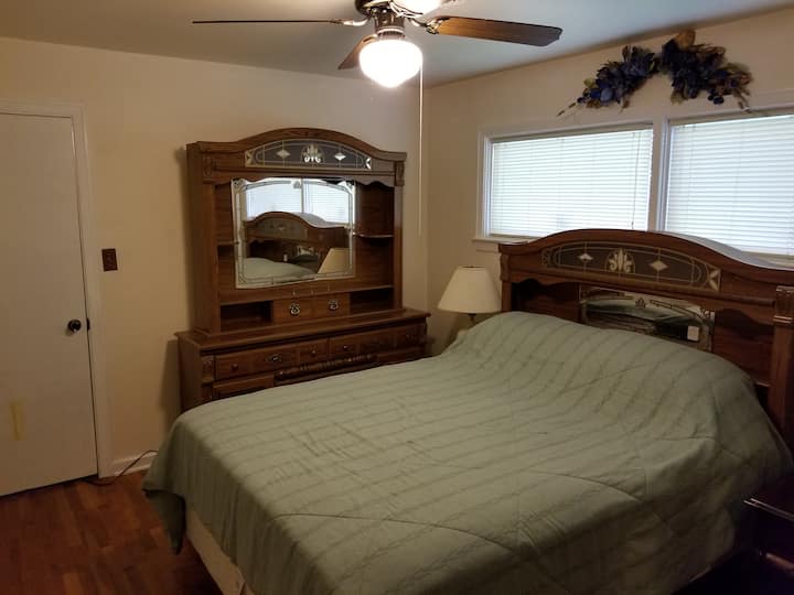 Cozy Home 15 Min To Fort Moore, 4 Minutes To I185 - Columbus, GA