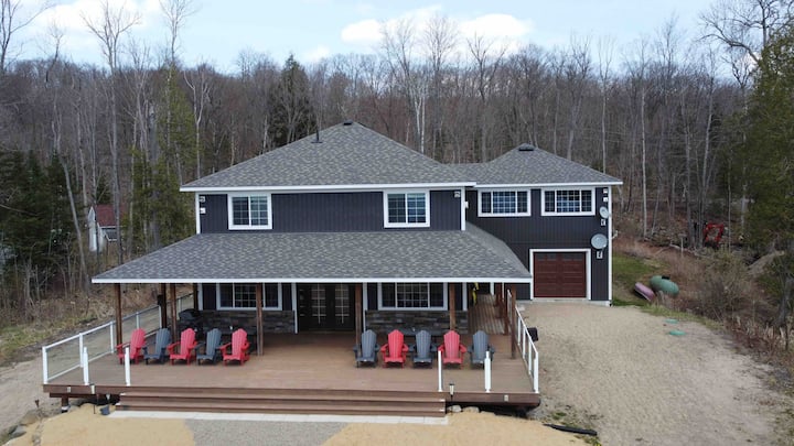 Stunning Fawn Lake Waterfront Cottage - Huntsville