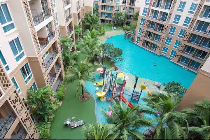 Massive Pool Jomtien One Br Condominium - Pattaya City