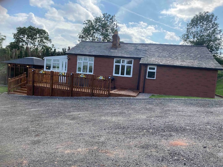 Cosy 3 Bed Cottage Large Garden And Hot Tub - Upton upon Severn