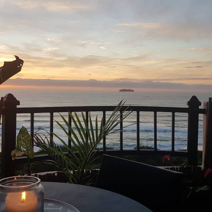 Holiday Beachfront Apartment With Full Sea View. - La Mercy