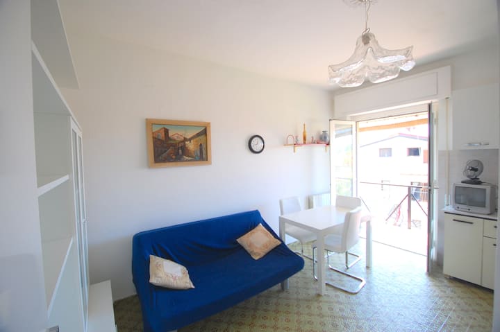 Peaceful Flat Near Free Sandy Beach - Marina di Massa
