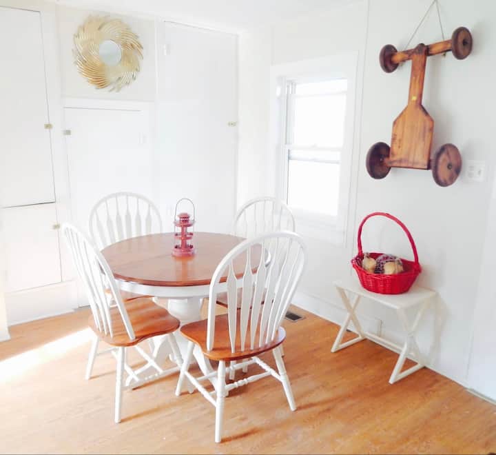 Rested Rooster | 1800s Farmhouse Near Gettysburg - Adams County Winery, Orrtanna