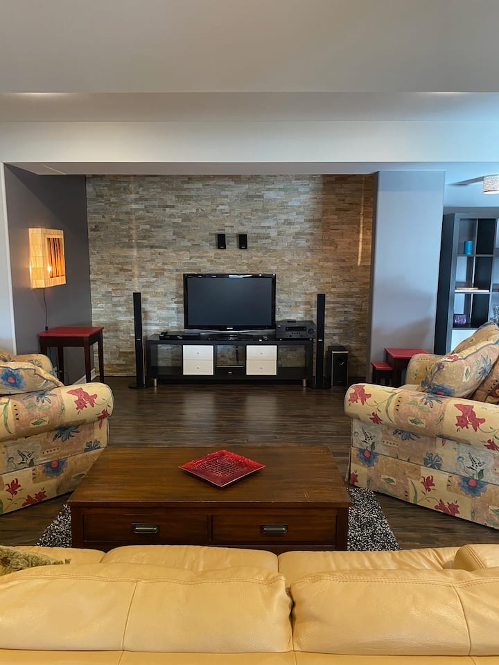 Great Home In Executive Area. Like A Resort - Ottawa