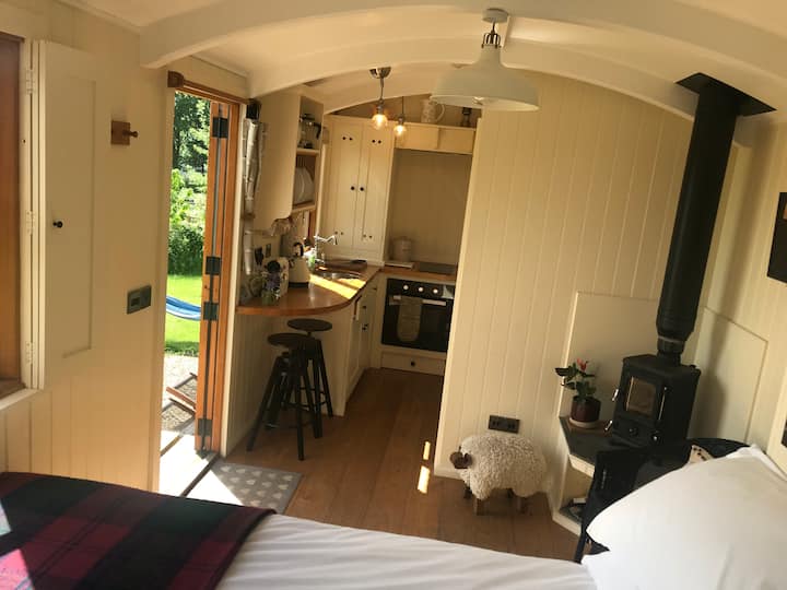 Bedview/l-burn/showerwc/dog/stars/wifi - Usk