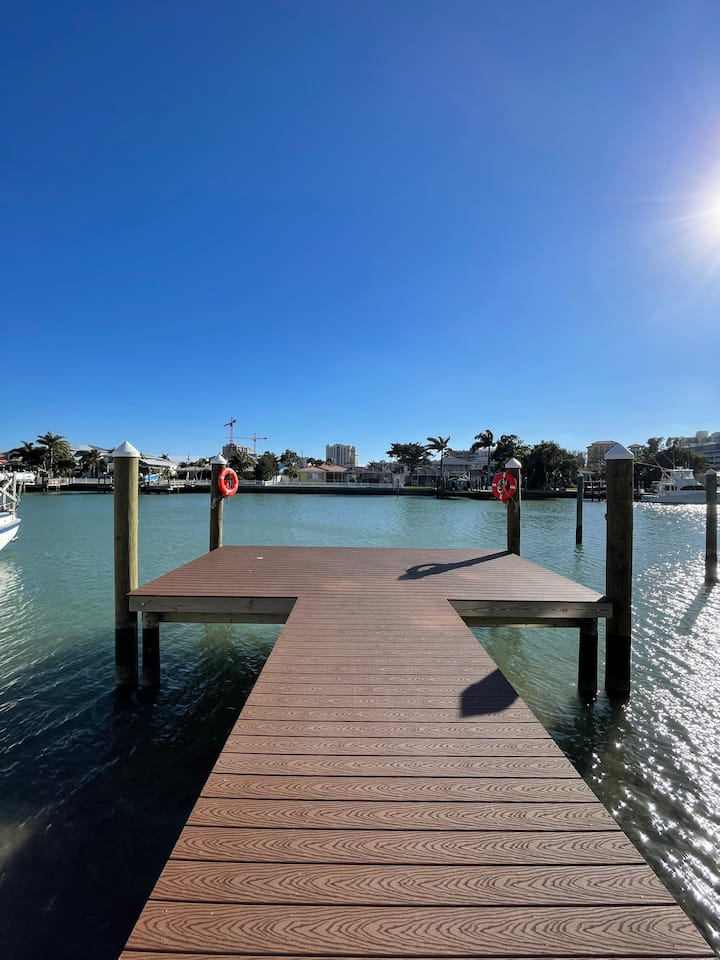 Anchors Up #3, Walk To Beach, 1 Bed/1 Bath - Clearwater Beach, FL