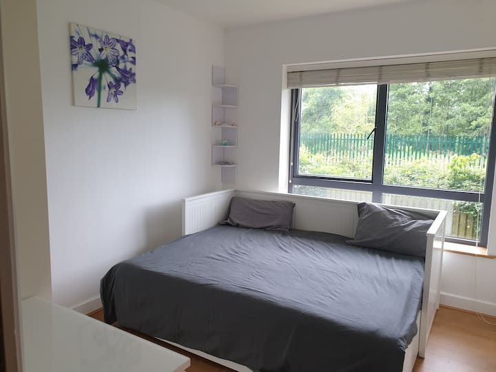 Room With Private Bathroom In Johnstown - Navan